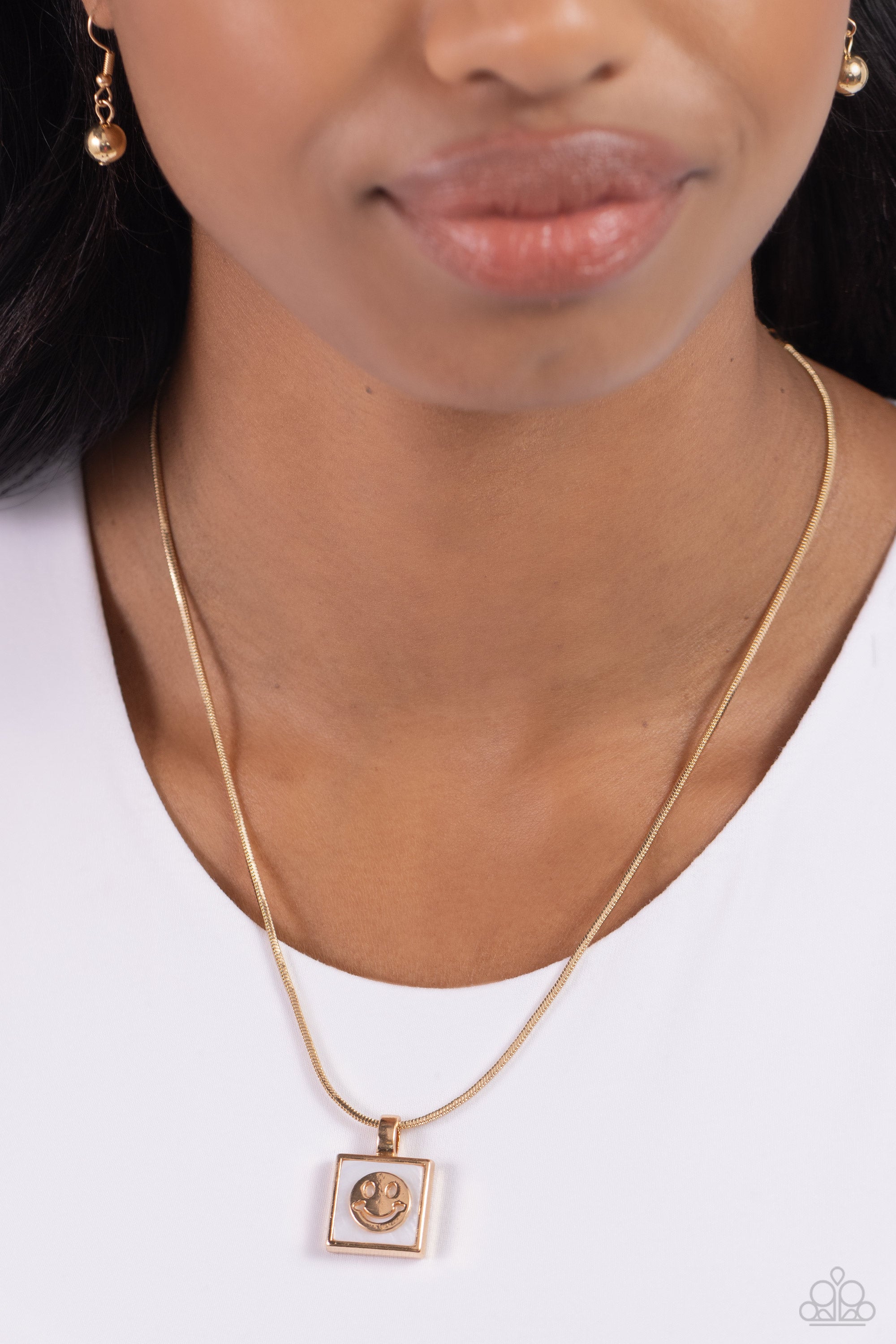 Paparazzi Smiley Season - Gold Necklace ♦ GlaMarous Titi Jewels